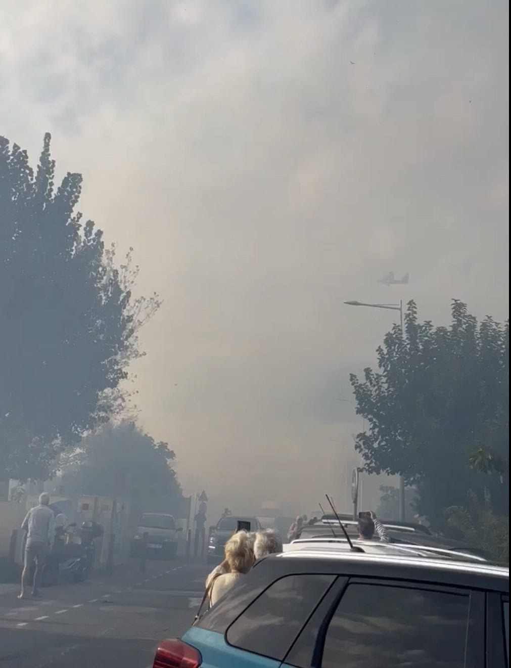Hérault : un incendie est en cours à Frontignan-Plage, les canadairs ...