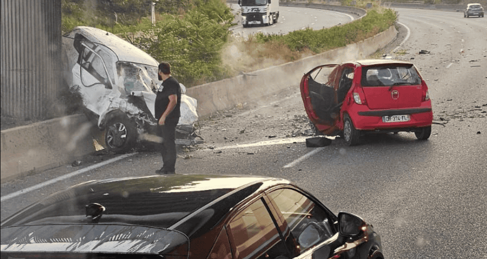 Accident : trois morts et un blessé grave dans un choc frontal sur l’A8